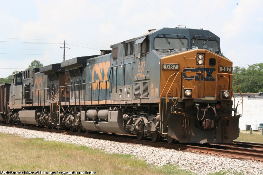 CSX 587
